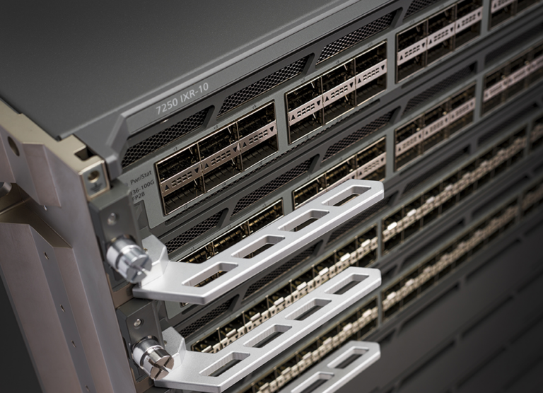 7250 IXR 互联路由器 - 诺基亚